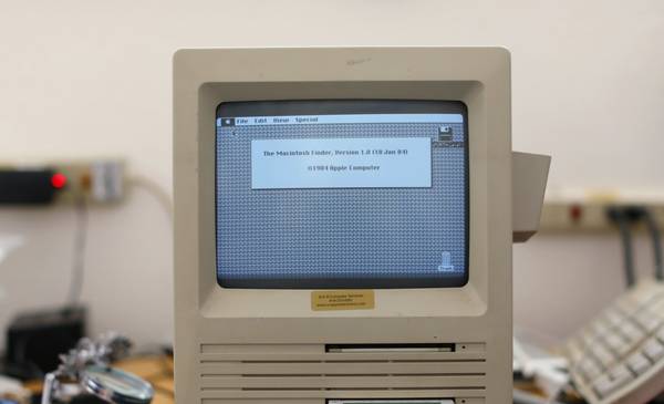 Apple celebra el 30 aniversario del lanzamiento de su 1ª Mac - La Nueva