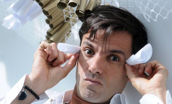 Una exempleada denunció al actor Martín Bossi por maltrato físico y ...