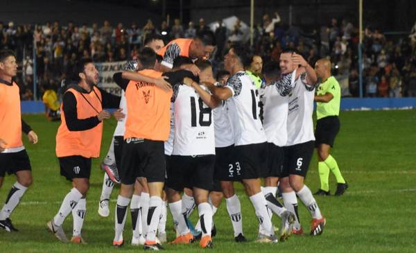 Liniers le ganó a Ferro en Olavarría y jugará por el ascenso al Federal ...