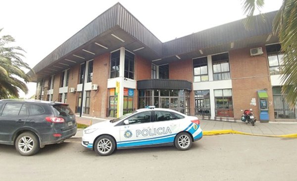 La policía evitó que dos mujeres fueran estafadas con la venta de un ... La policía evitó que dos mujeres fueran estafadas con la venta de un ...