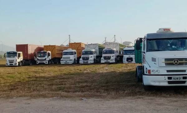 Los fleteros levantaron el paro de 24 horas en todo el país - La Nueva