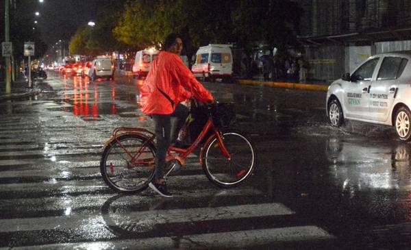 Hasta cuándo se extiende el alerta amarillo por tormentas, según el ...