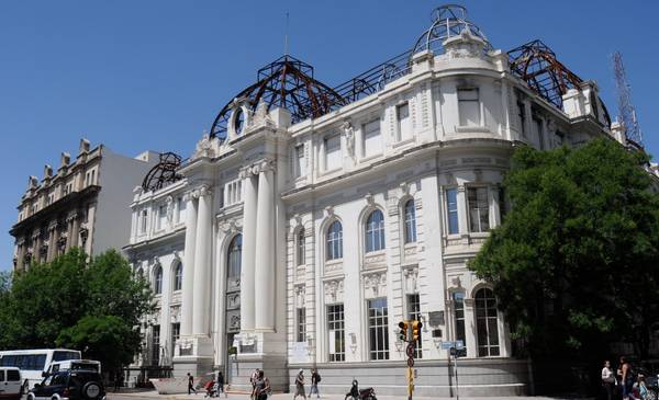 Una empresa bahiense pondrá en valor la fachada del Banco Nación - La Nueva