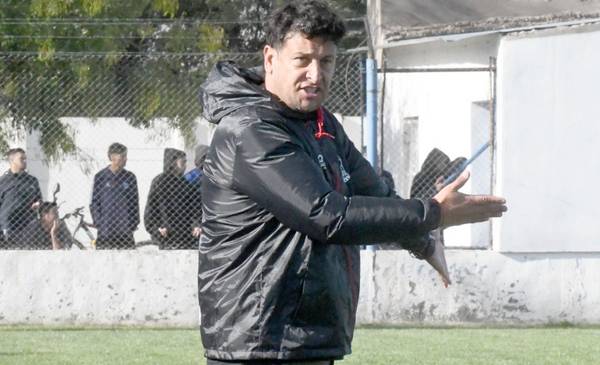 Brunelli: “Entendemos que lo más importante es el plantel y el grupo ...