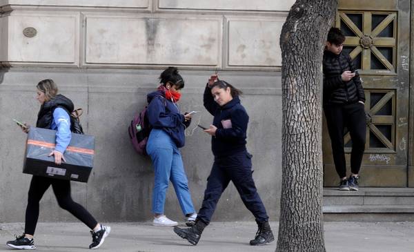 Qué es la nomofobia y cómo se afronta la “adicción” al teléfono celular ...