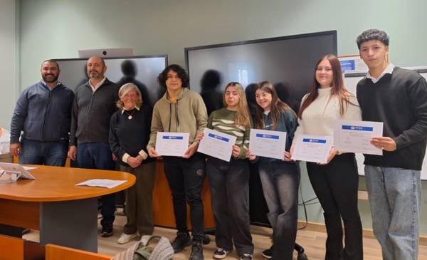 Compañía Mega entregó nuevas becas de su programa “Acompañando a crecer ...