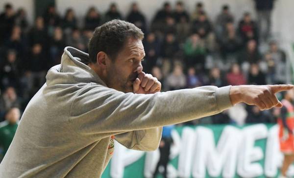 Pancho Jasen, el DT: qué hace en Alem, una crítica mirada del ...
