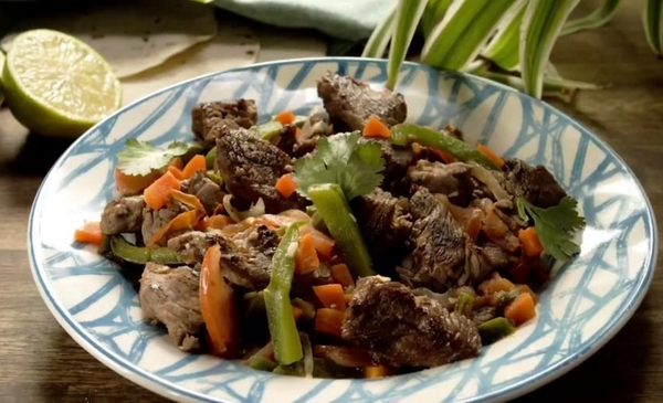 Salteado de res - La Nueva