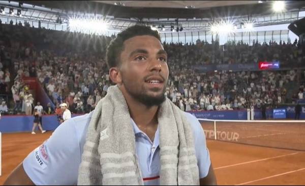 Arthur Fils le ganó al campeón defensor Alexander Zverev en el ATP de 500 de Hamburgo - La Nueva