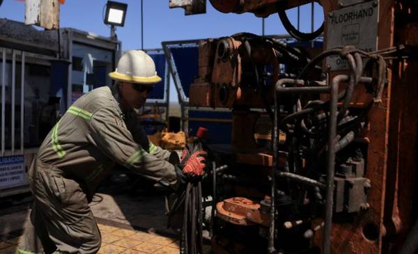 Huelga de petroleros por la restitución de Ganancias: podría afectar el ...