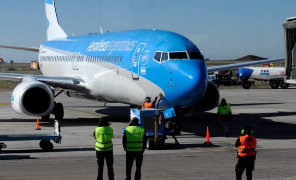 Instituciones públicas y privadas piden la restitución del vuelo ...