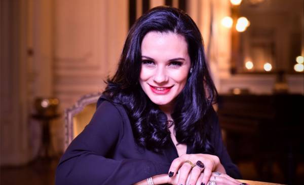 Declaran personalidad destacada de la cultura a la cantante Gaby - La Nueva