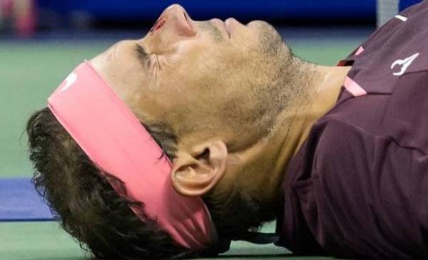 Accidente y susto de Rafa Nadal en el US Open tras darse un raquetazo ...