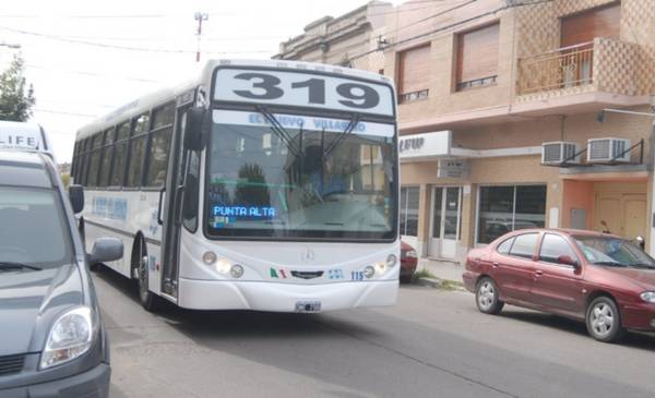Ya rige el aumento en los colectivos de la línea 319 - La Nueva