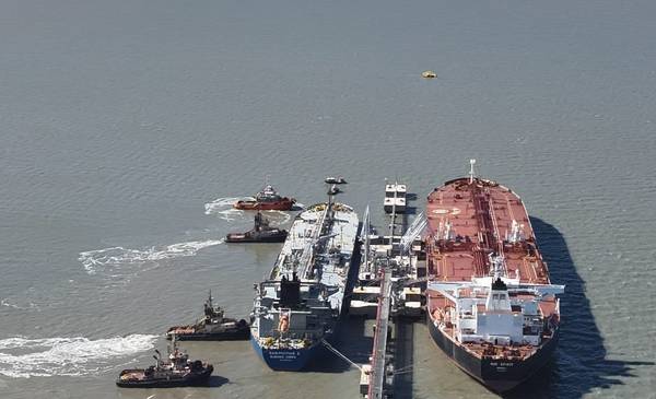 OTAMERICA concretó la primera operación simultánea de tres buques en ...