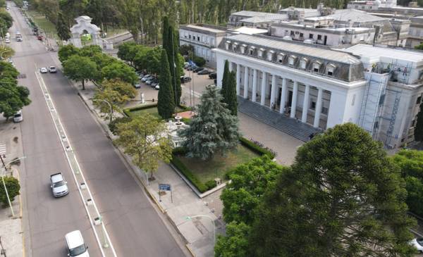 El Consejo Superior de la UNS sesionará en el playón de Alem como en ...