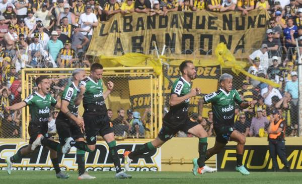 ¡Villa Mitre finalista! Eliminó a Olimpo por penales y jugará la final ...